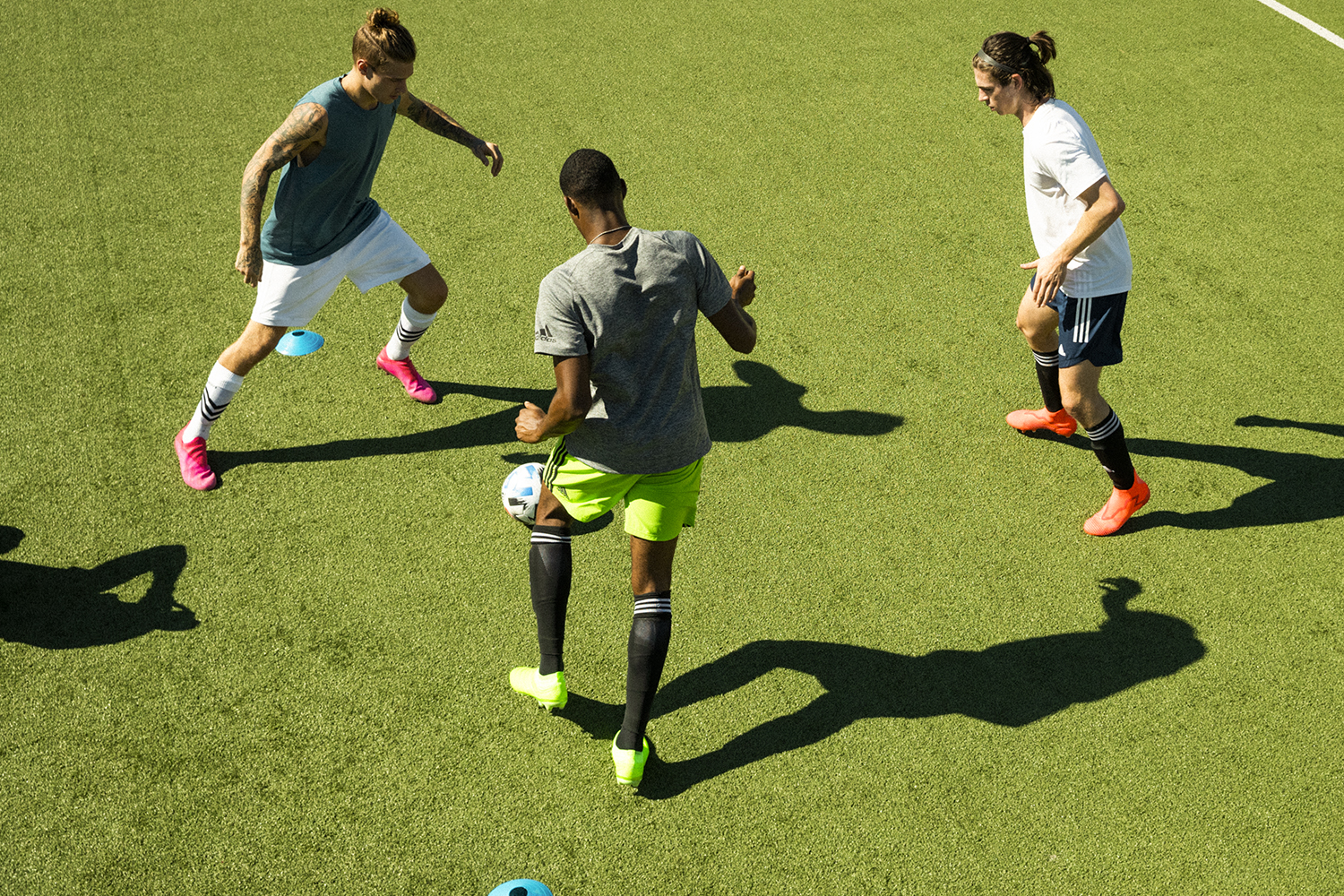 How to kick a football: adidas tips | Melbourne Victory