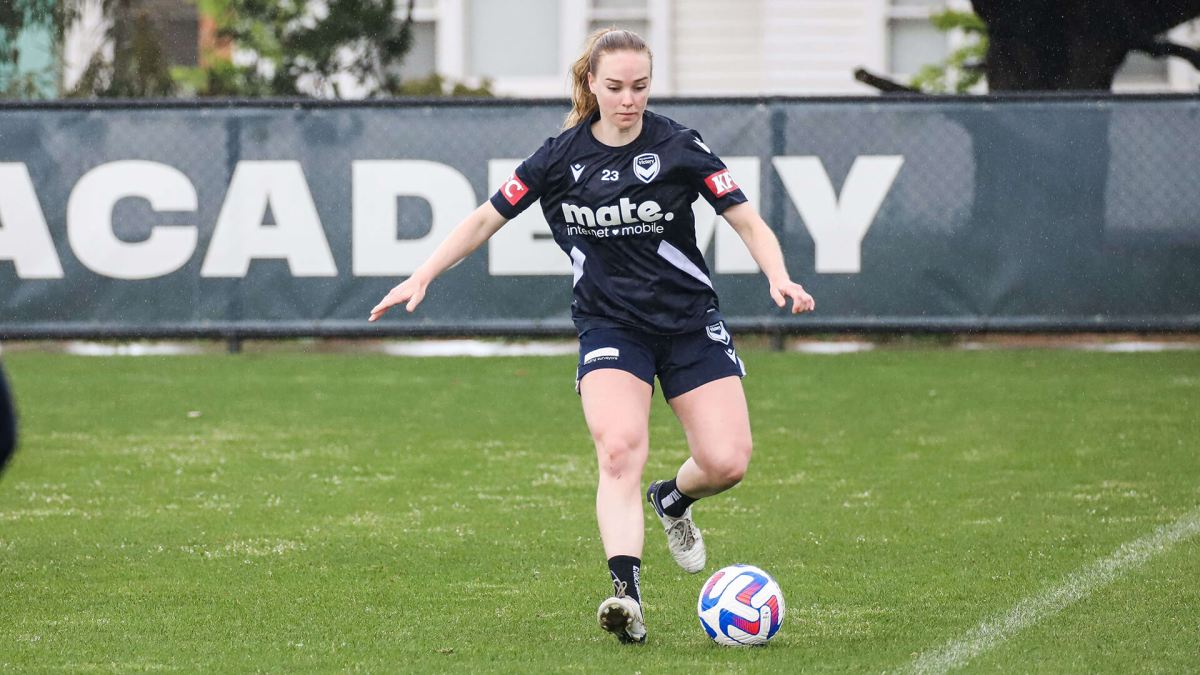 Melbourne Victory signs Emily Kos to scholarship contract | Melbourne ...
